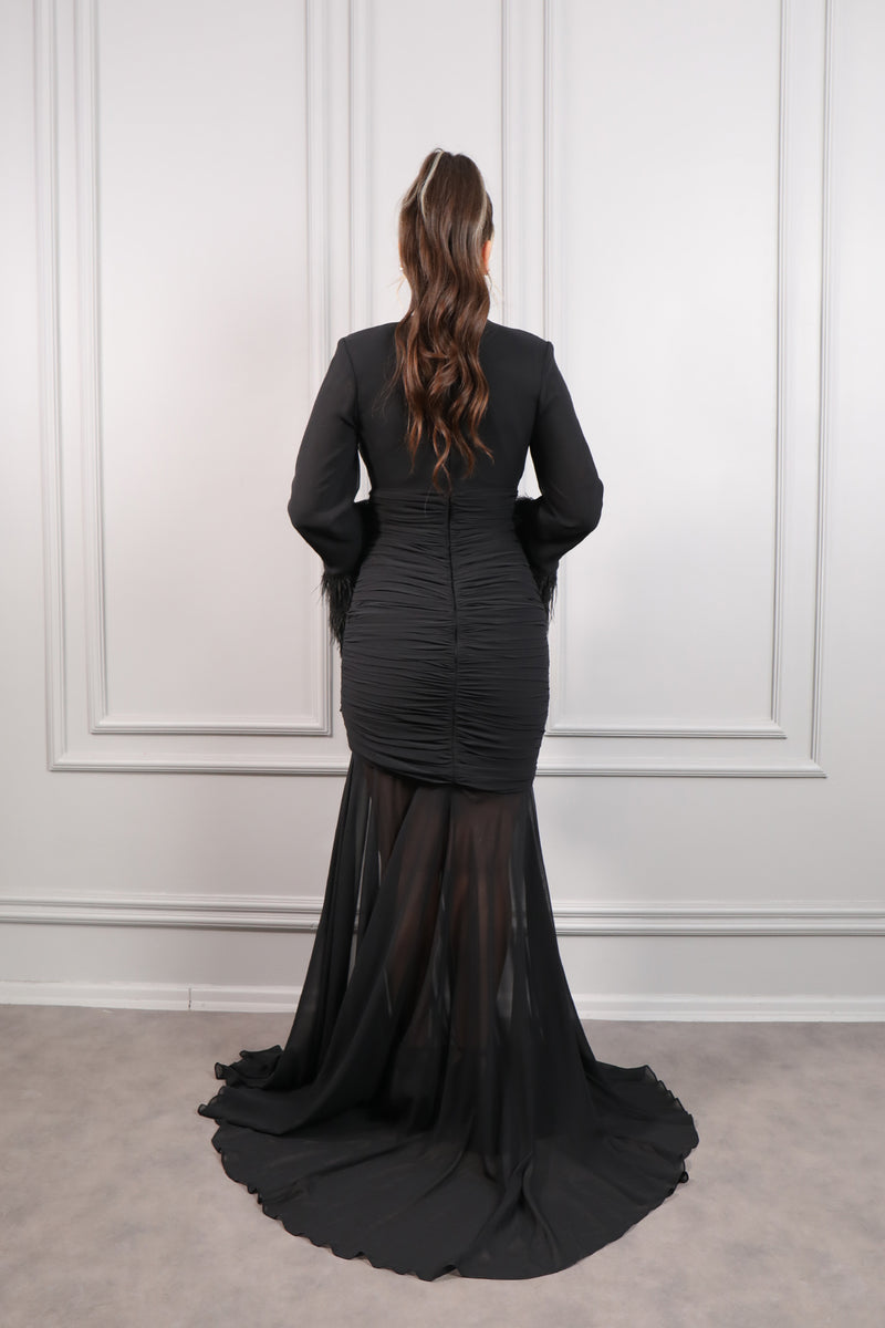 Yarasa Kol Tüy Detaylı Önü Drapeli Şifon Abiye Siyah – Arya Moda